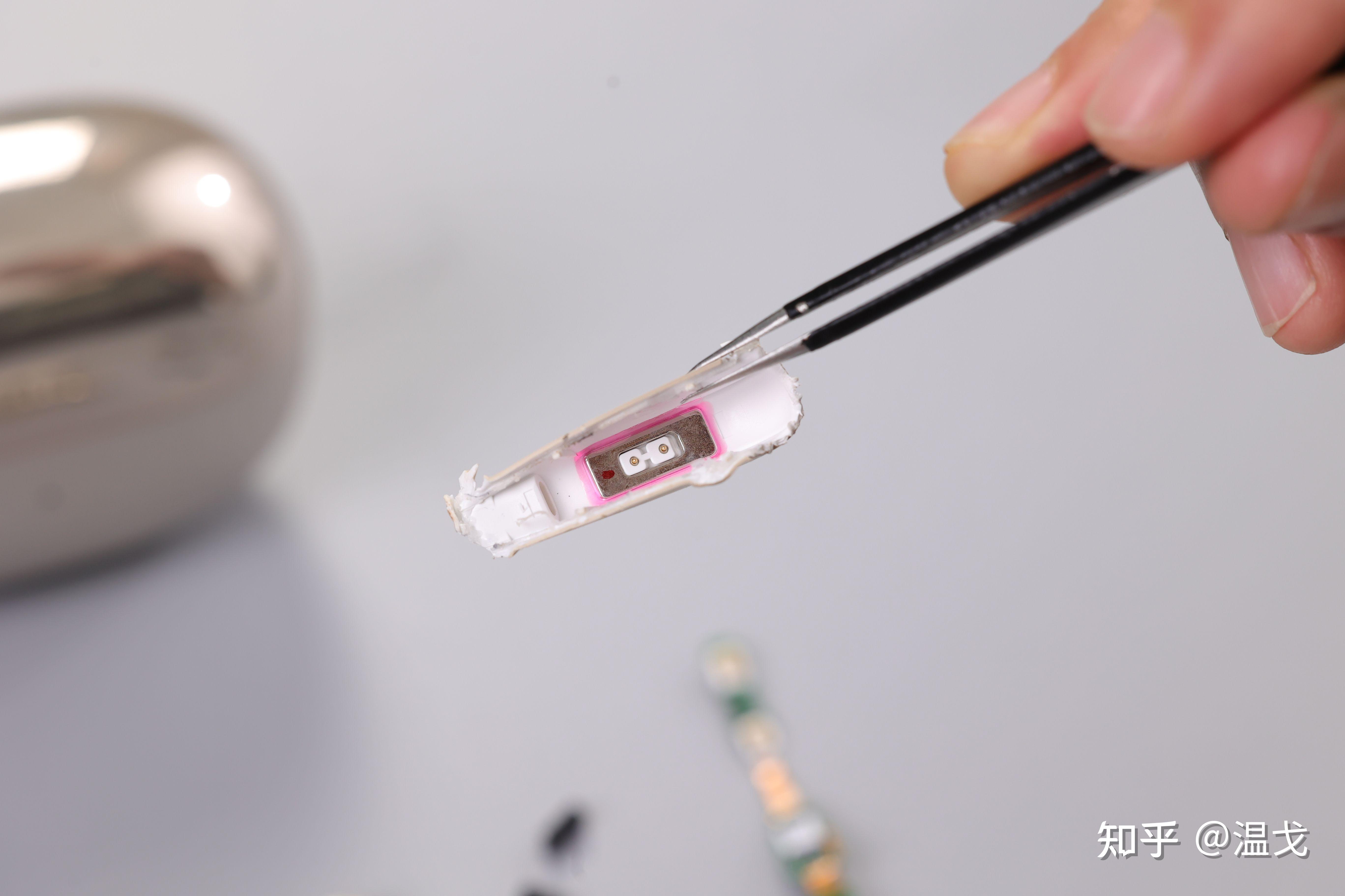 2025年助听器选购指南，挚听RIC 2.0 Pro助听器深度拆解，带你揭秘国产助听器能否适配老年人使用？ - 知乎