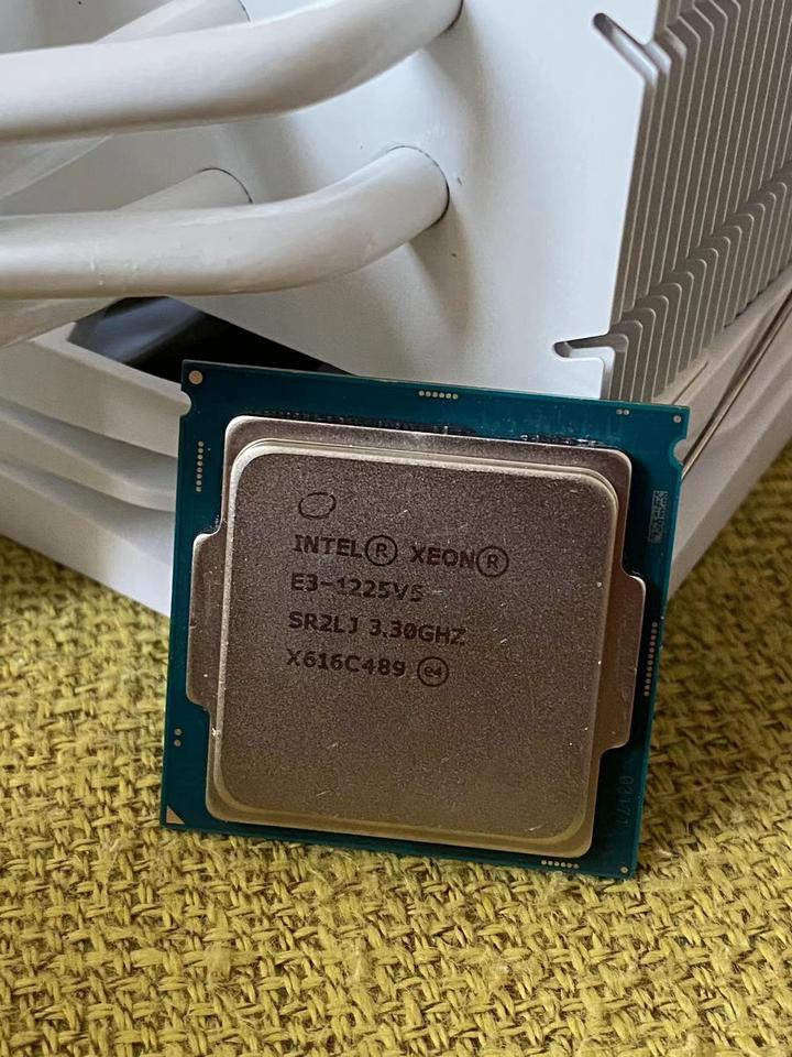 86元E3V5正式版处理器配芝奇2400双8G内存100元P106显卡跑分73万 - 知乎