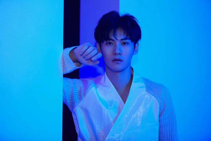 新人演员高赫一/CHENGUANG WANG & 【霰】中国国际时装周·东方时尚日 - 知乎