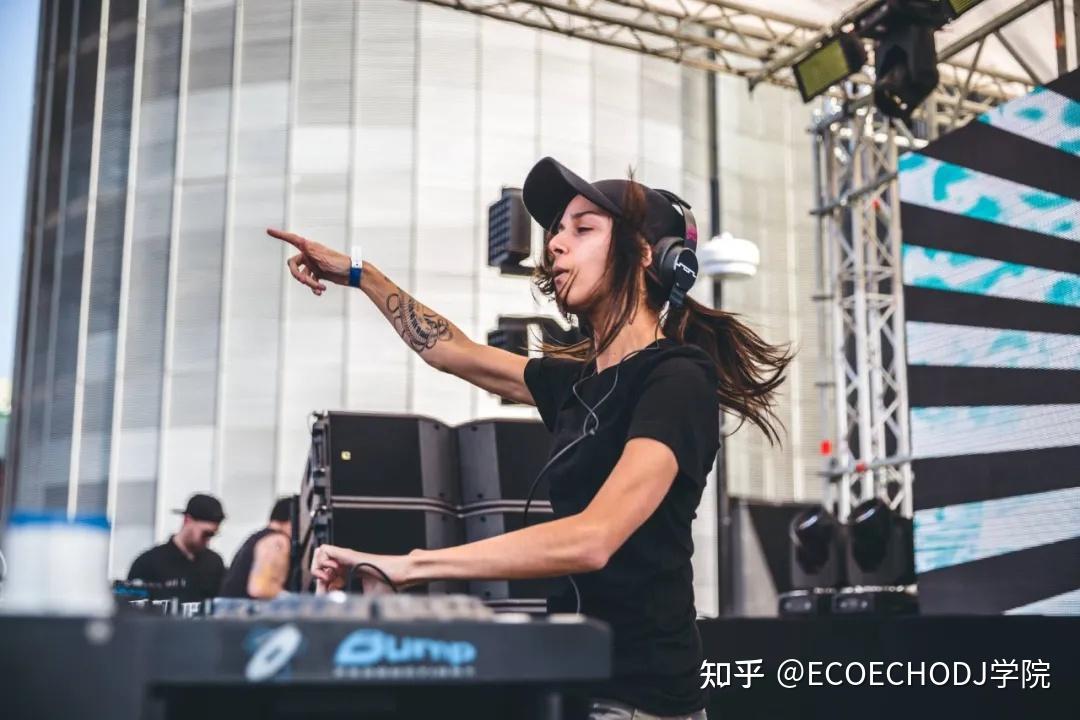 暗黑系“眼镜妹”Rezz：我们仍未知道Rezz到底在做什么音乐 - 知乎