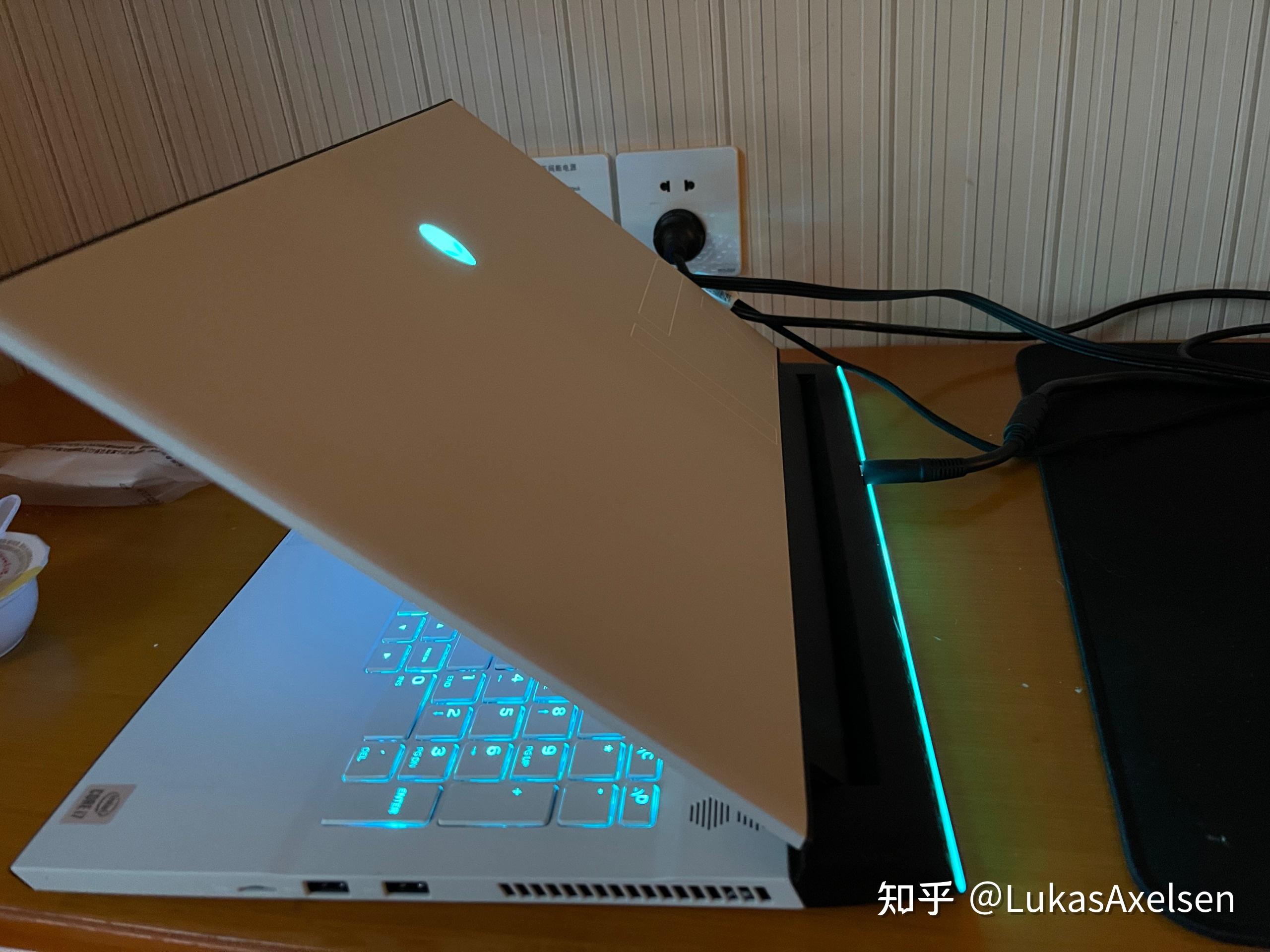 刚到手了外星人m17 R4，体验与感想 - 知乎