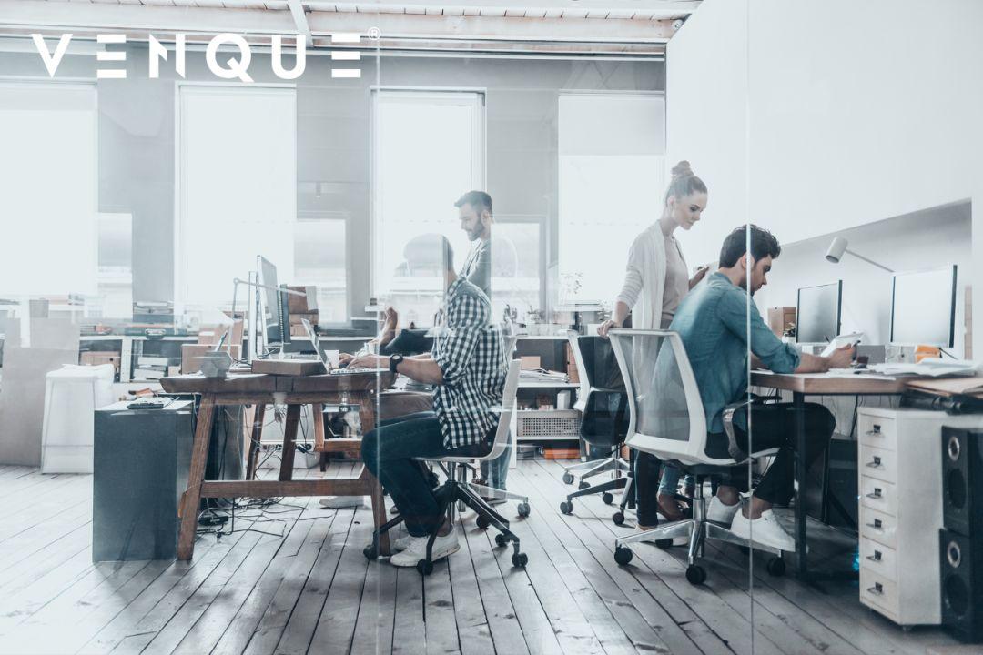 如何评价加拿大VENQUE 范克这个牌子的双肩背包？ - 知乎