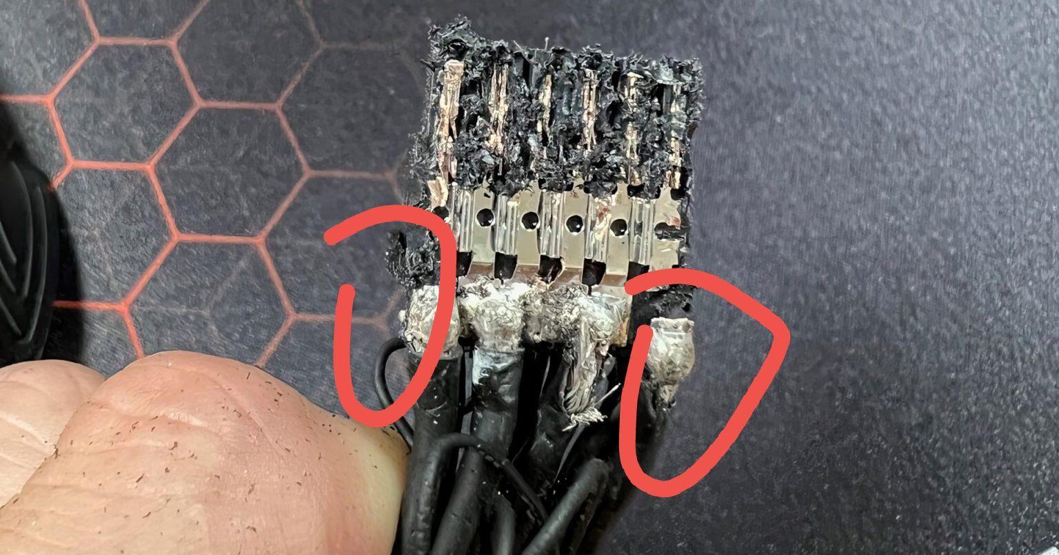 如何评价4090显卡因功率过大而烧毁？ - 知乎