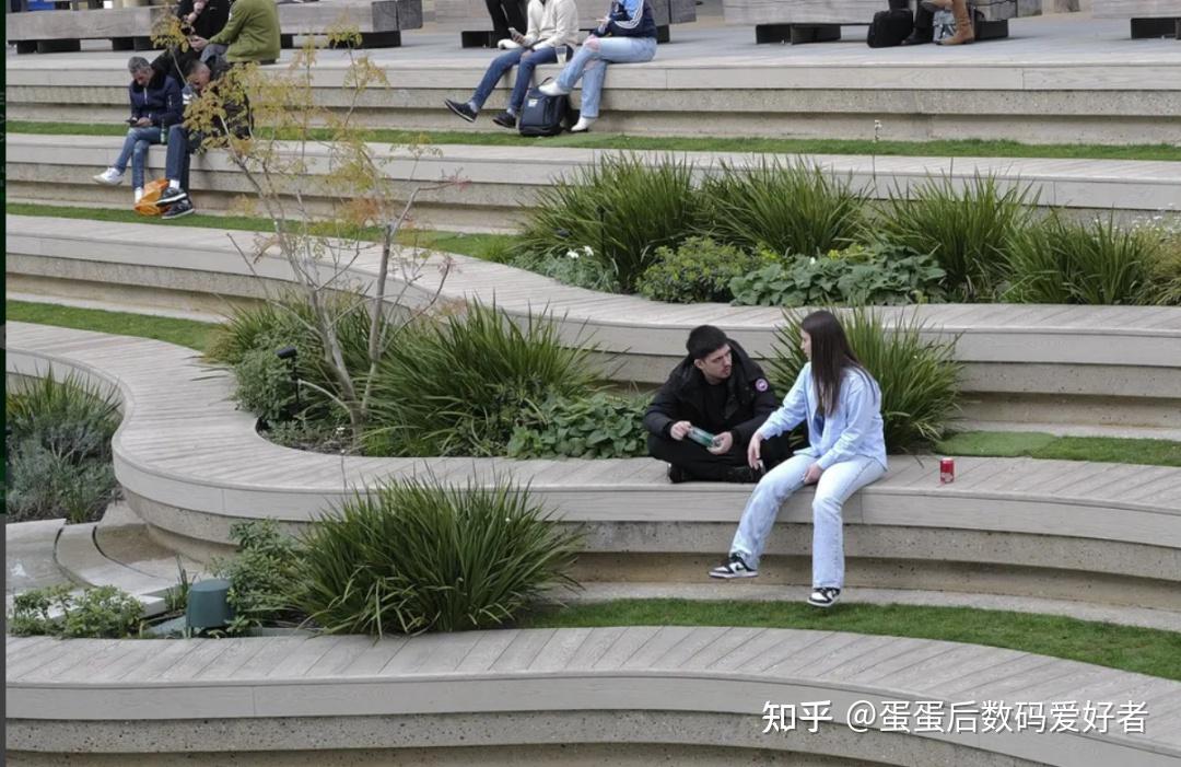 富士GFX100RF与徕卡Q3：我对比了两款顶级便携相机，结果更偏爱哪一款呢？ - 知乎