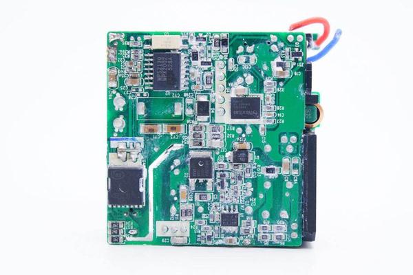 拆解报告：联想拯救者135W氮化镓快充充电器LA135 - 知乎