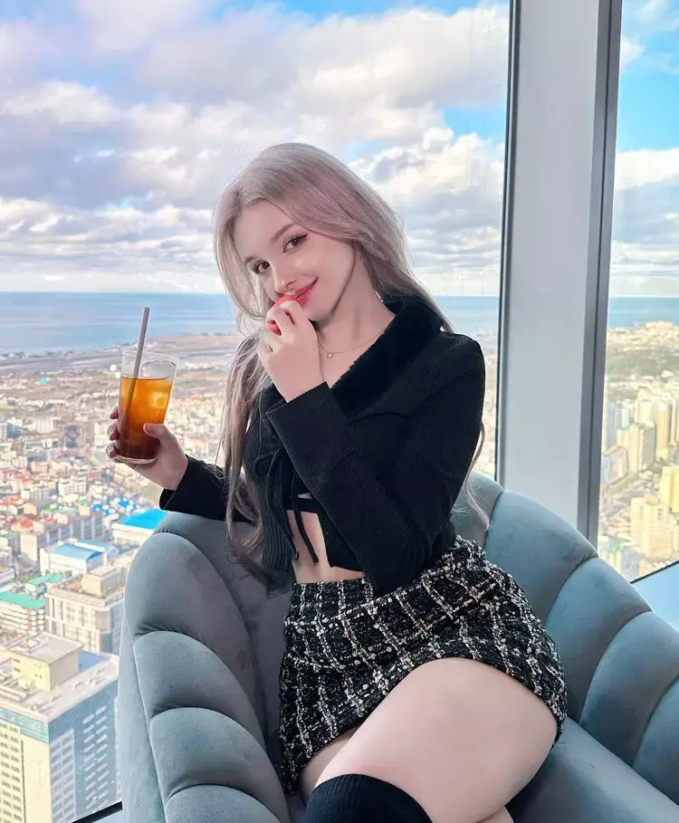 乌兹别克少女模特Elina 异国风范老漂亮了 - 知乎