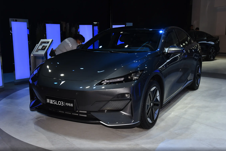 入门版车型售价下调至14.59万元，全新深蓝SL03真的“香”！ - 知乎