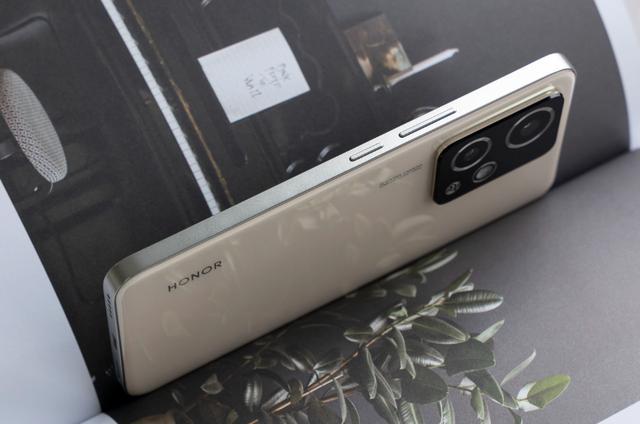 卖不动就降价，荣耀90 GT仅2599元，骁龙8Gen2+100W闪充 - 知乎