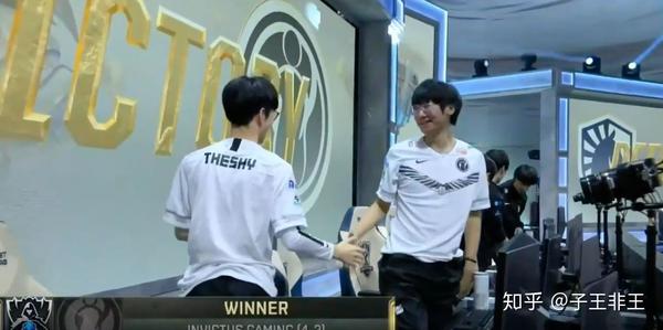 S9 总决赛 D 组出线生死局 iG 有惊无险击败 TL，成功小组出线，如何评价这场比赛？