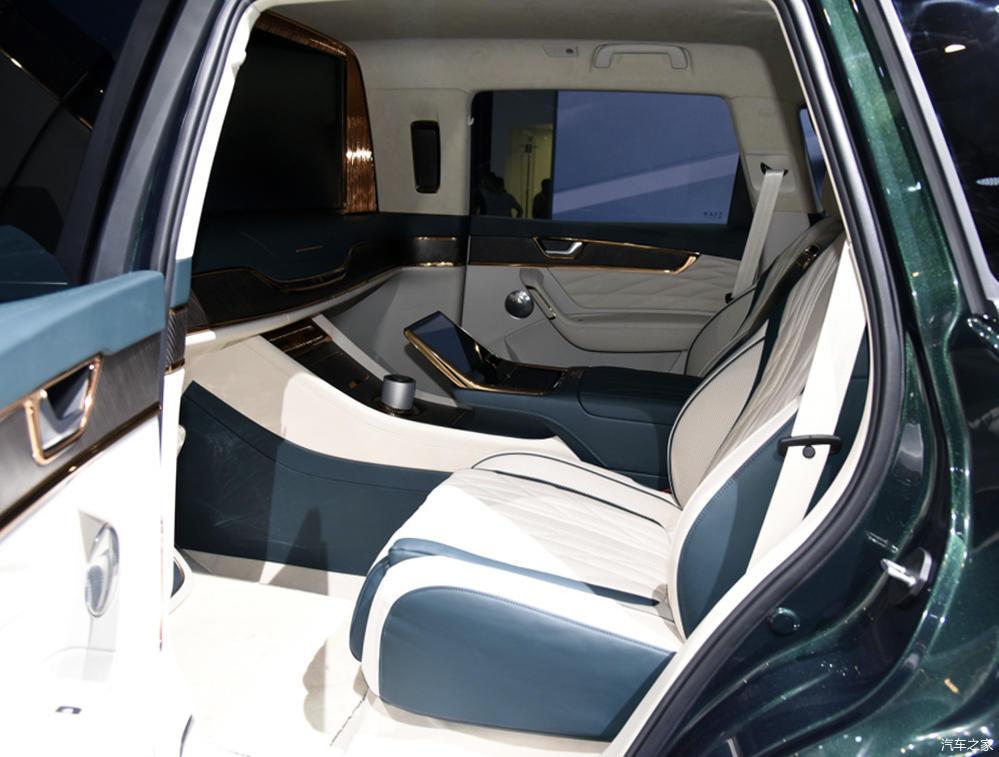 红旗HS7加长版实车亮相，外观很霸气后排很豪华，气势媲美揽胜 - 知乎
