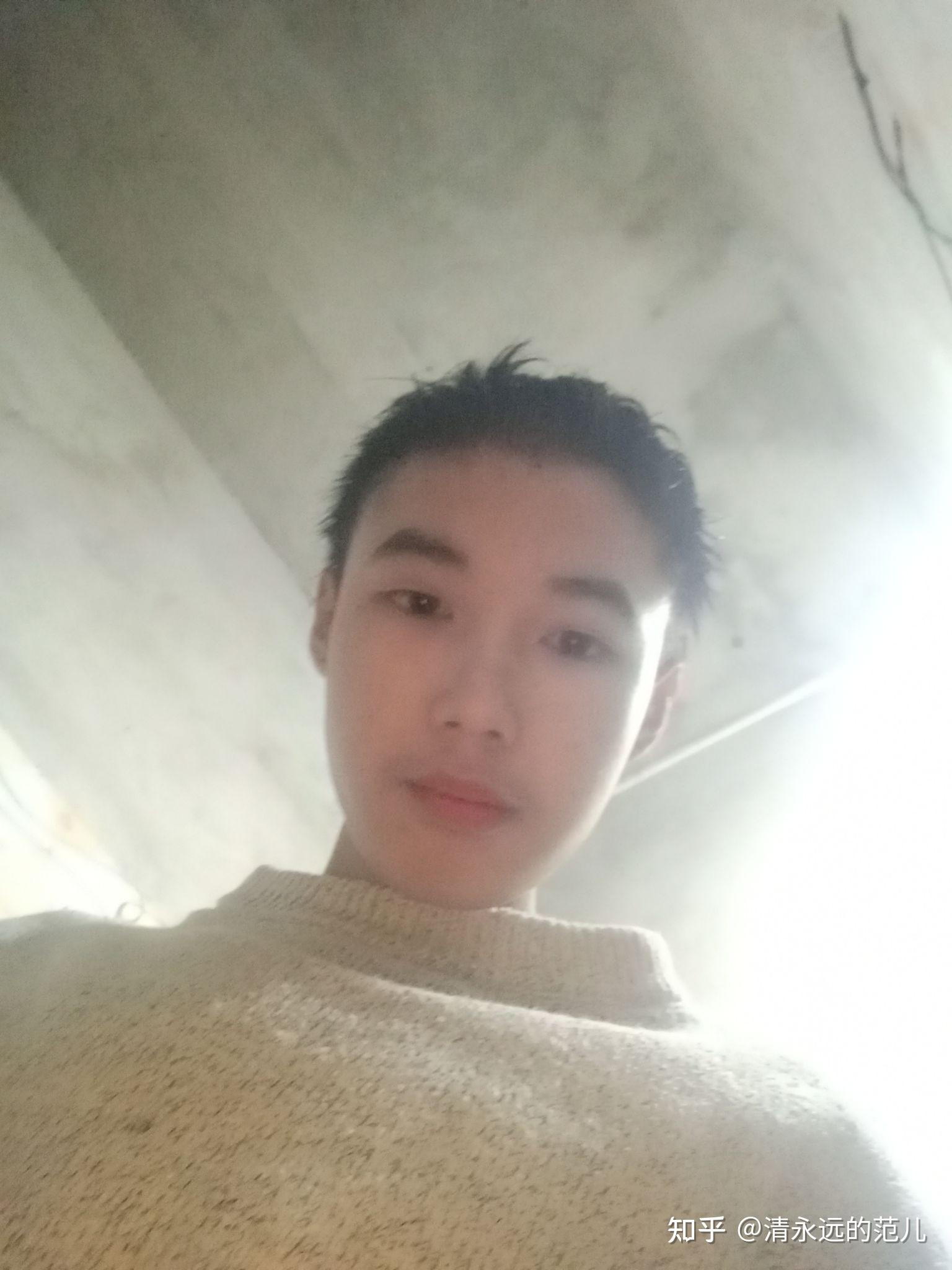 你们帮我看一下这个男的长得怎么样吧 知乎