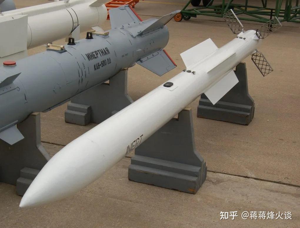 苏-35S的新利刃！俄罗斯疑似在乌克兰使用新型R-77M中距弹 - 知乎