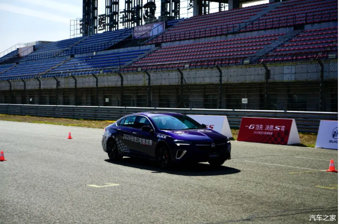 2.0T+9AT、鲍鱼刹车，君威GS让我们知道原厂车能下赛道 - 知乎