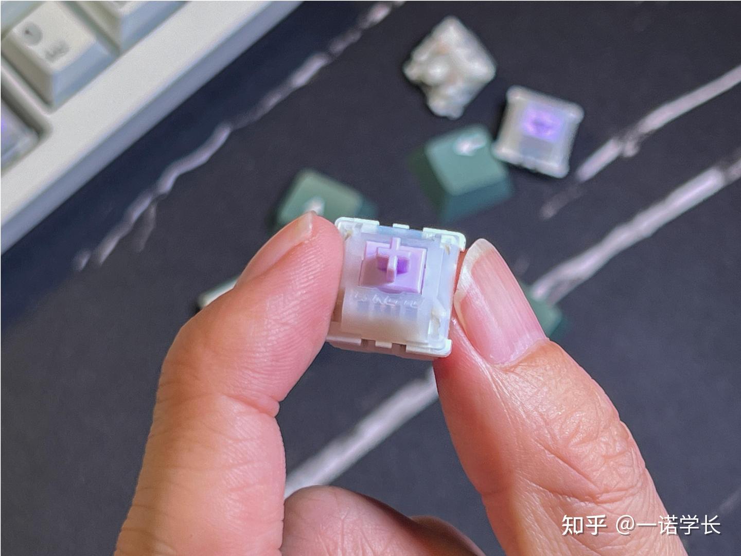 239元起狼途新品F99机械键盘值得入手吗？三模连接、七层填充、8000mAh大电池，极致堆料的狼途F99深度测评