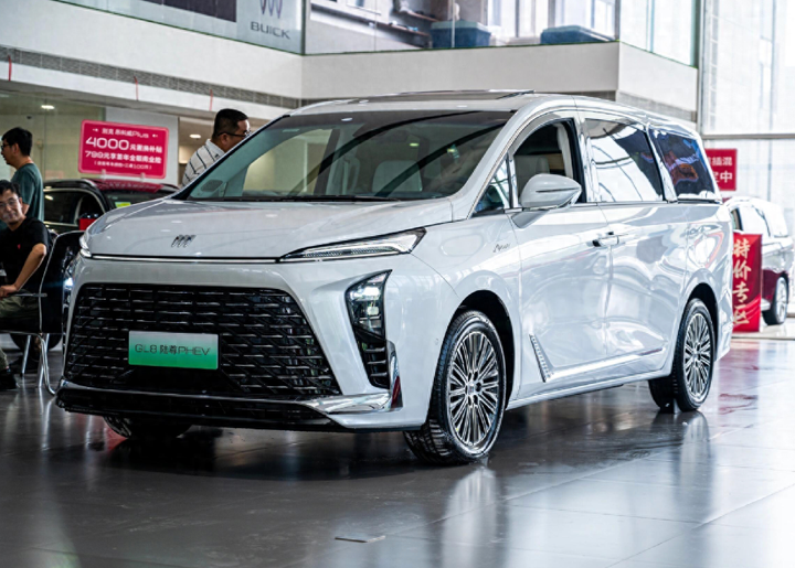 GL8陆尊PHEV实拍，1.5T混动动力超过腾势D9，续航1370km油耗6.79L - 知乎