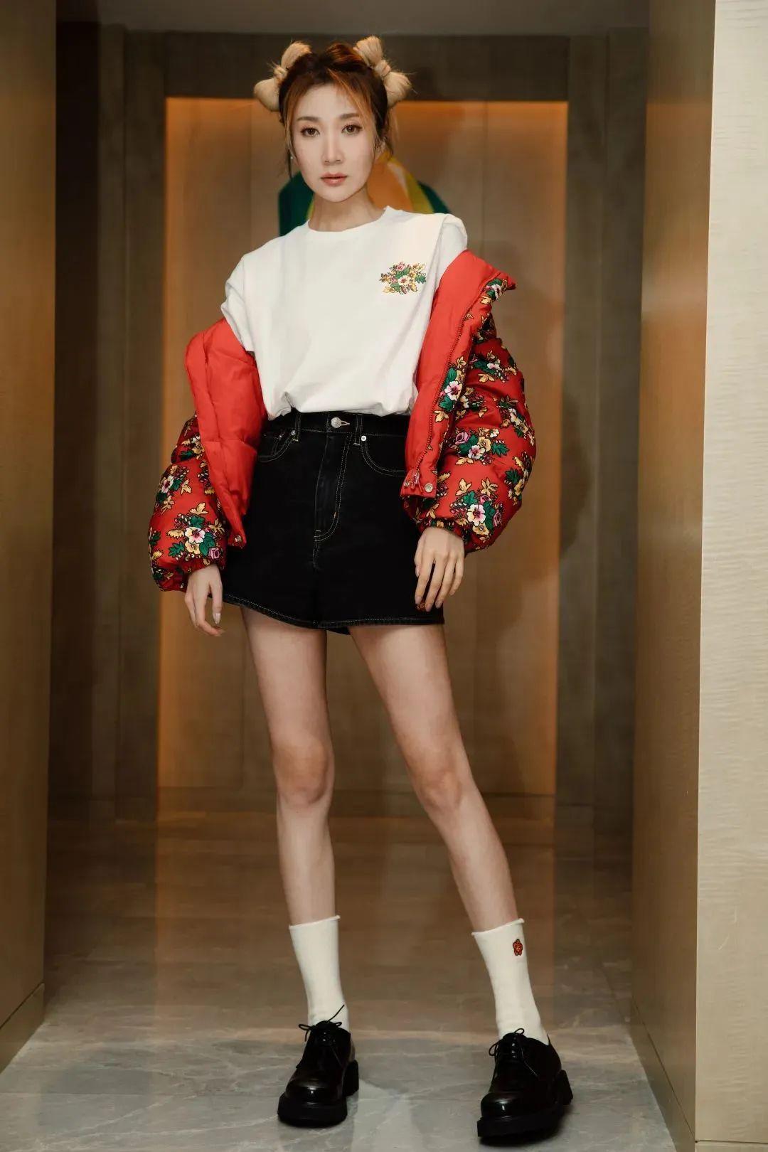 NINEONE#赵馨玥现身KENZO限时花店与「花样制燥」派对之夜，美丽星动官身份助燃时尚COSMOPOLITIAN「美丽之夜」 - 知乎