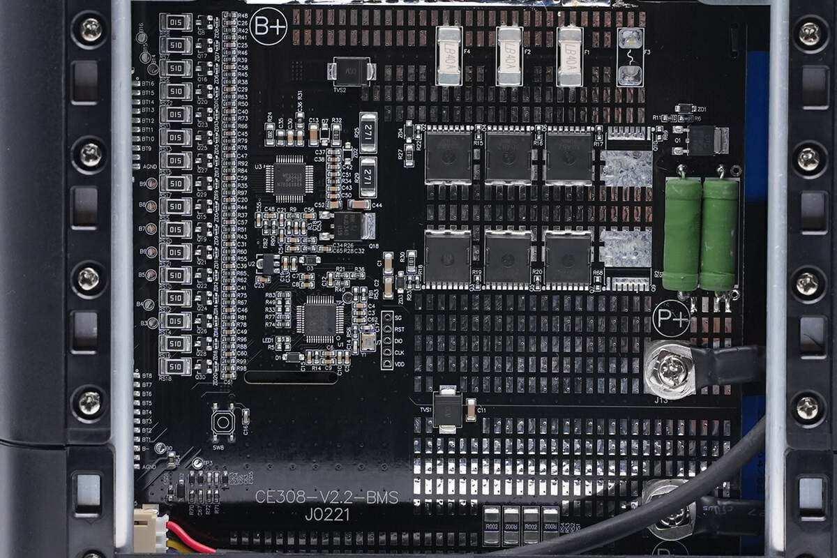 宇电智联 2000W 双向逆变户外电源方案解析 - 知乎