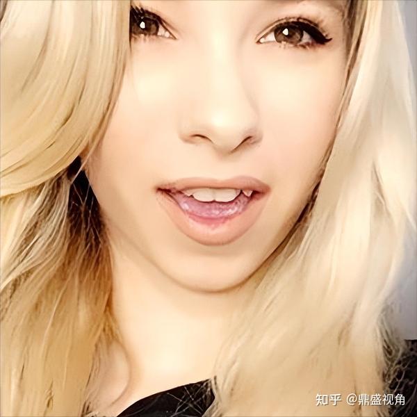 暗黑女神，肯齐·里维斯（Kenzie Reeves）娇小身材的精灵 - 知乎