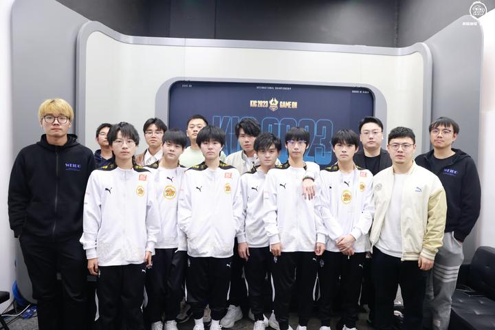 Gemini透露DYG和RW训练赛很强，侠妹汗流浃背，阿豆：WB也很厉害 - 知乎