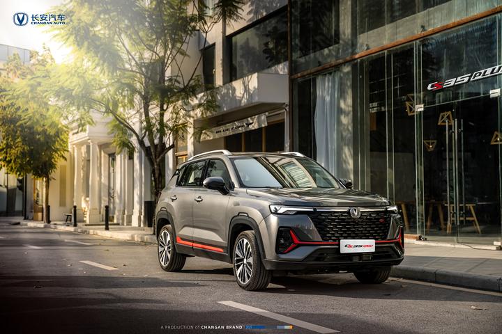 长安全新CS35PLUS正式亮相，打响小型SUV品质升级战 - 知乎