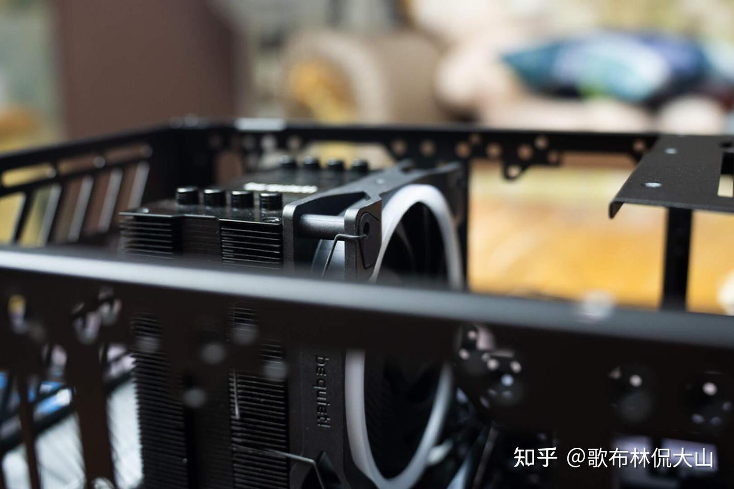 4070ti塞小机箱，颜值温控噪音我全都要：机械大师C28装机实测 - 知乎