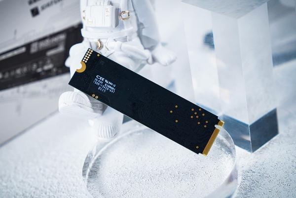 致态TiPlus7100首发评测 读速超7000MB/s的Gen4“卷王” - 知乎