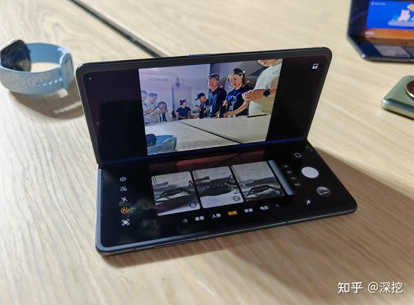 荣耀Magic V2上手评测：这五个细节发布会没细说 - 知乎