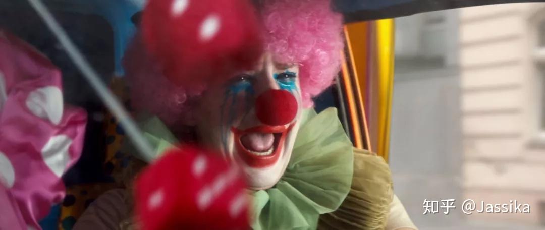 「奥迪广告分享」导演Ringan Ledwidge独创小丑驾驶的诙谐国度 - 知乎