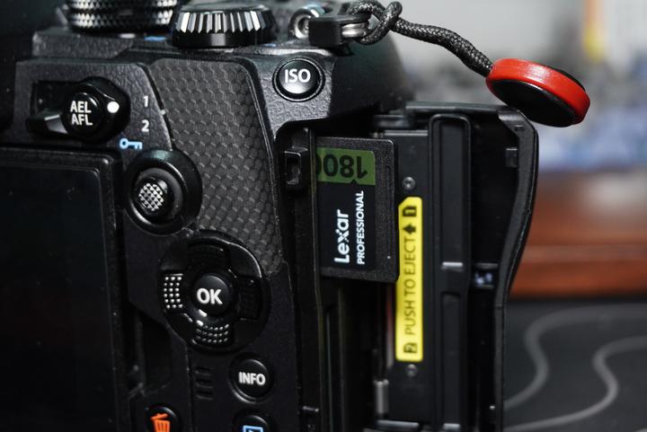 好马配好鞍，奥林巴斯EM1 Mark III必备-雷克沙1800x 高速SD卡 - 知乎