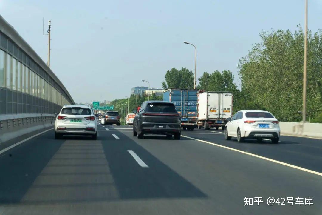 对比理想ONE/L8/L9，三车在配置、空间、性能等方面有何异同？ - 知乎