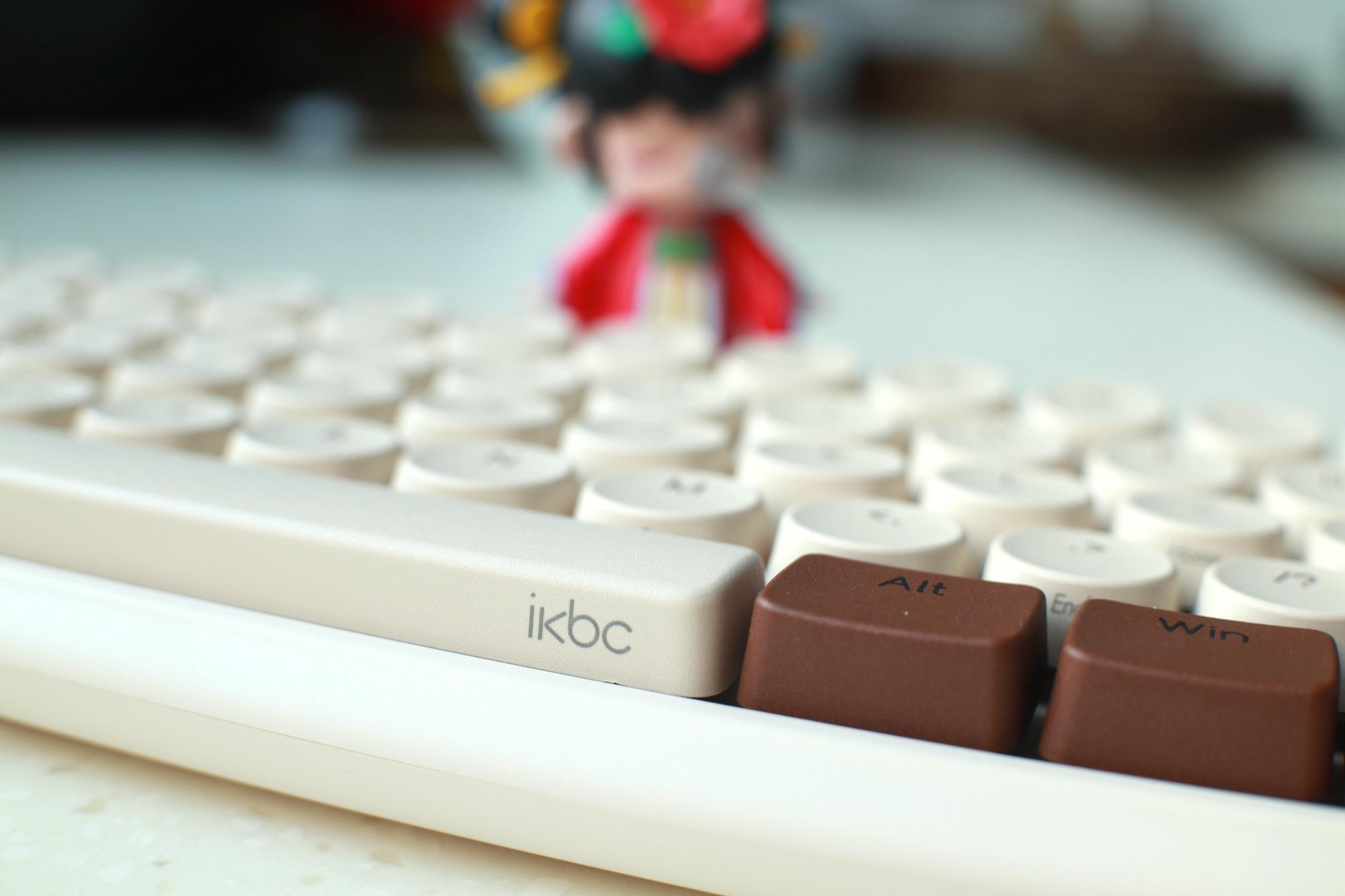 醇滑的香草加巧克力，优雅的红轴mini键盘：IKBC S300 mini键盘 - 知乎