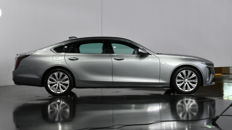 全新凯迪拉克CT6，动力没变但养车更省？每月约2千元 - 知乎