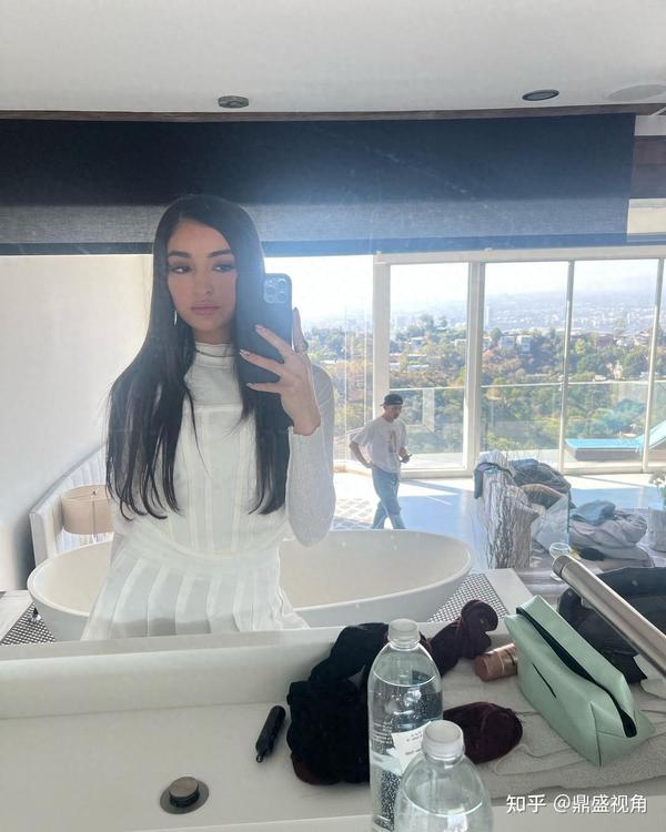 艾米丽·威利斯(Emily Willis)用芭蕾舞造就完美身材的业界美女 - 知乎