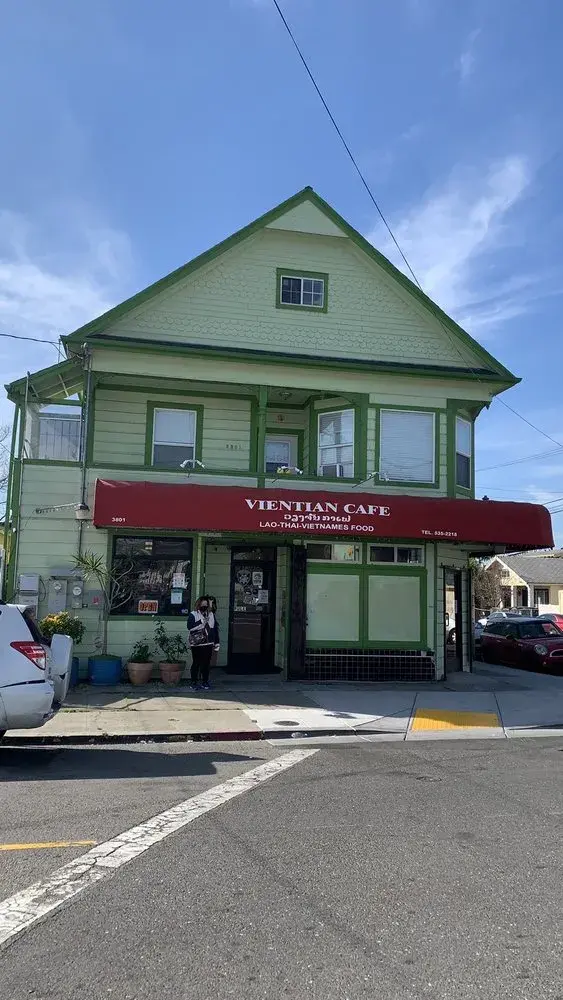 Vientian Cafe | 今天带大家去一家东南亚咖啡馆，挑战“生猪肉”！ - 知乎