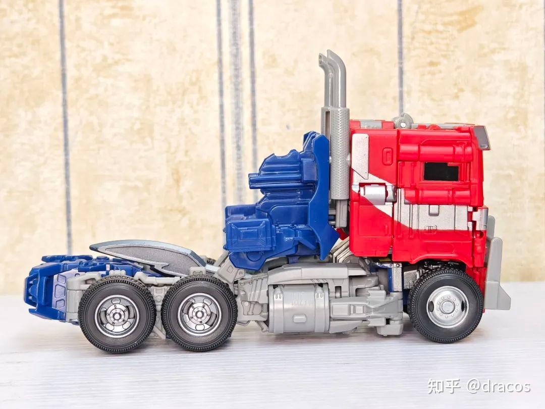 赶鸭子上架——SS-BB102 V级变七擎天柱 - 知乎