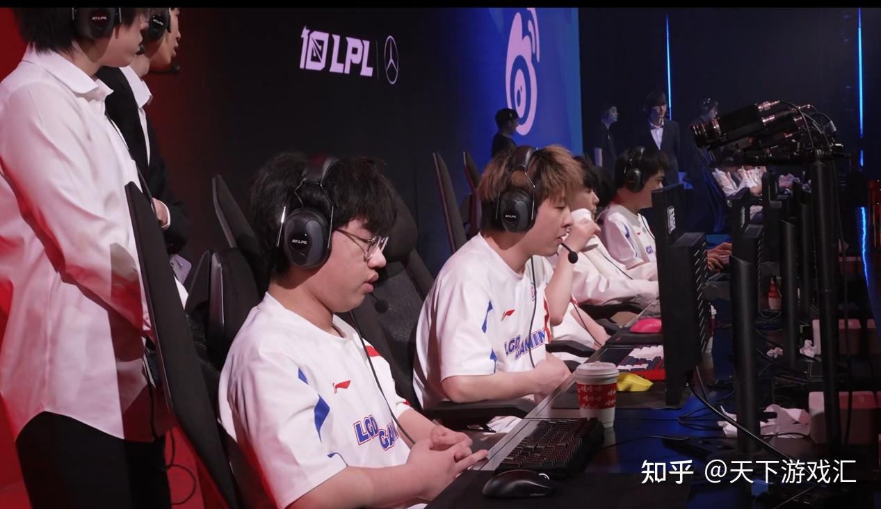 LPL“杀神小徐”火了，输给TheShy后，拿下七次单杀，还打崩了EDG - 知乎