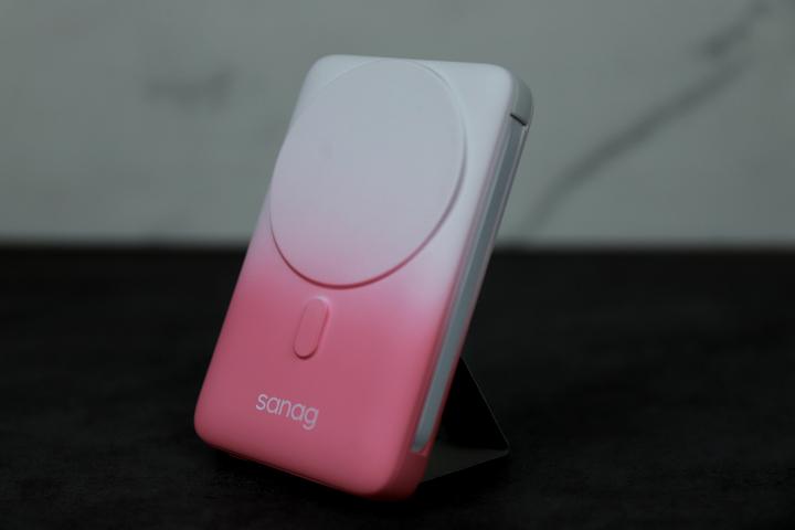 sanag塞那K60充电体验：颜值出众，支持磁吸，自带支架 - 知乎