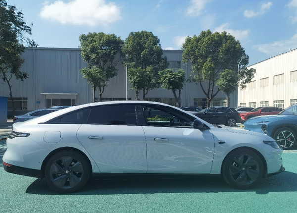 试驾零跑C01，实在人的实在车 - 知乎