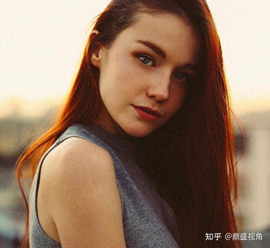 德艺双馨女演员艾米丽·布鲁姆(Emily Bloom)，天生丽质的邻家女孩 - 知乎