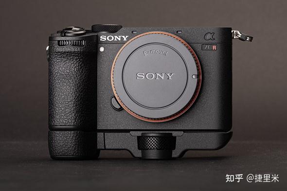 如何评价索尼8月29日发布的二代A7C和全新的A7CR？ - 知乎