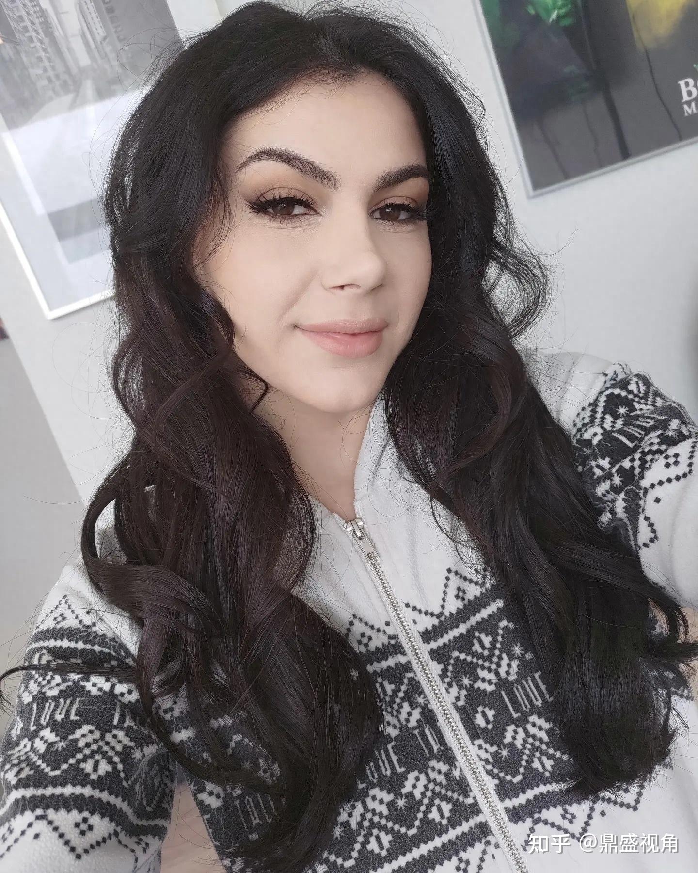 双馨，瓦伦蒂娜·纳皮 (Valentina Nappi),令人惊叹的身材和自然之美 - 知乎