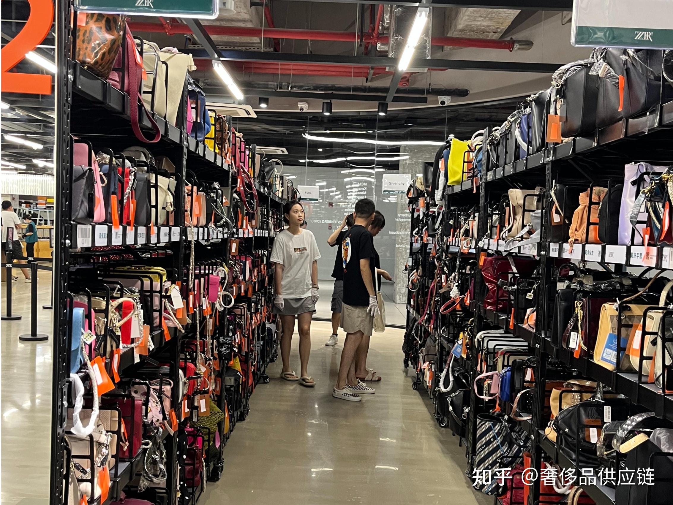 闲逛“只二透明仓”有感 - 知乎