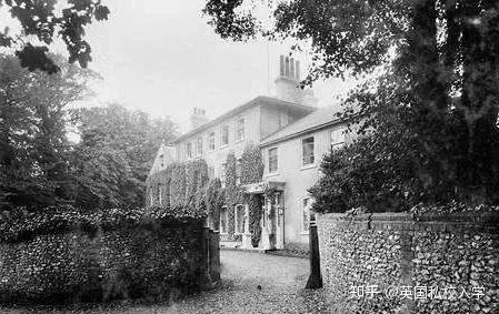 英国私立女校Downe House，女生们一起庆祝了建校100周年！ - 知乎