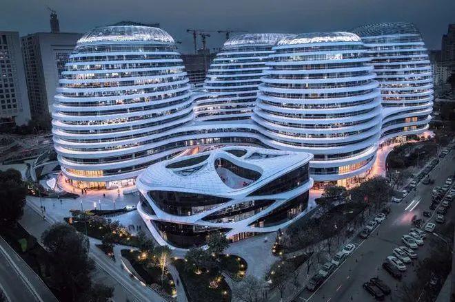 SOHO中国潘石屹辞职，一场早有打算的“急流勇退” - 知乎