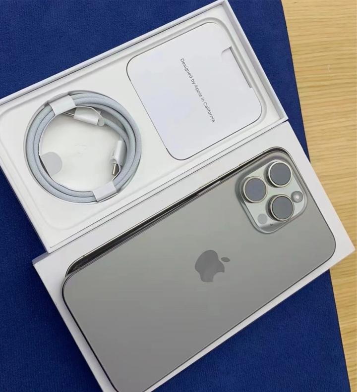 粉丝刚加价买二手iPhone15Pro Max，转头发现全新机直降500块！ - 知乎