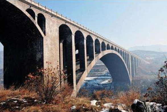 石拱桥在现代被淘汰？看完这座世界最大石拱桥再下结论 - 知乎
