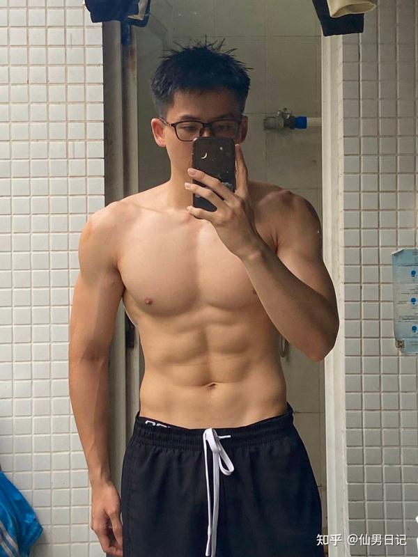 184cm广东男大学生，这身材又硬又壮啊！ - 知乎