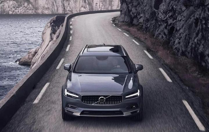 售价区间44.79~55.69万元 瓦罐迷们期待已久的沃尔沃V90 CC - 知乎