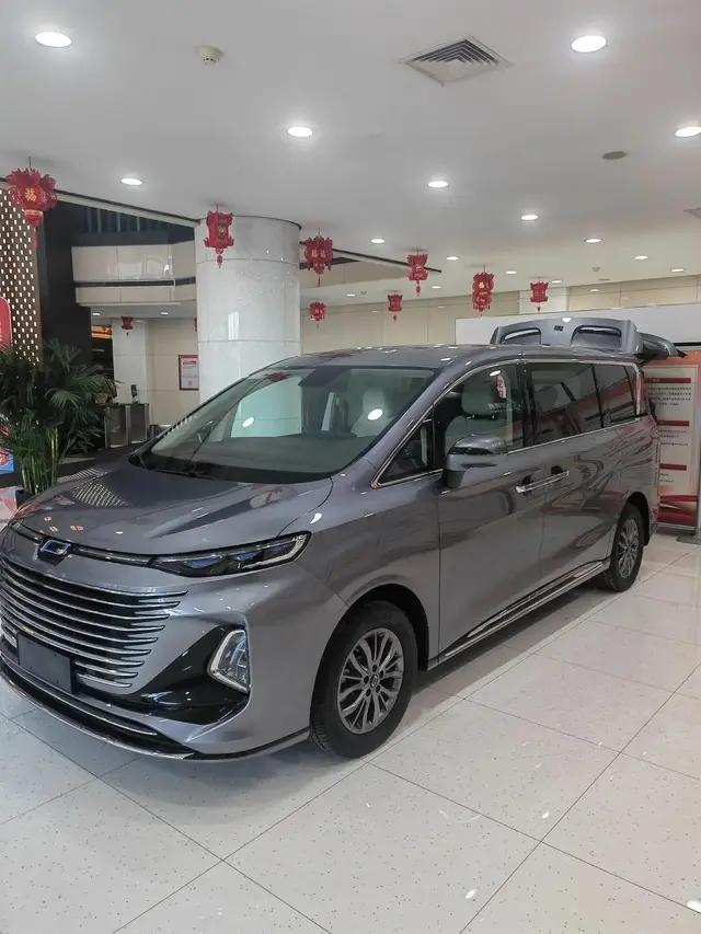 奔腾M9实车再现身，尺寸超GL8，配红旗HQ9同款2.0T+8AT，即将上市 - 知乎