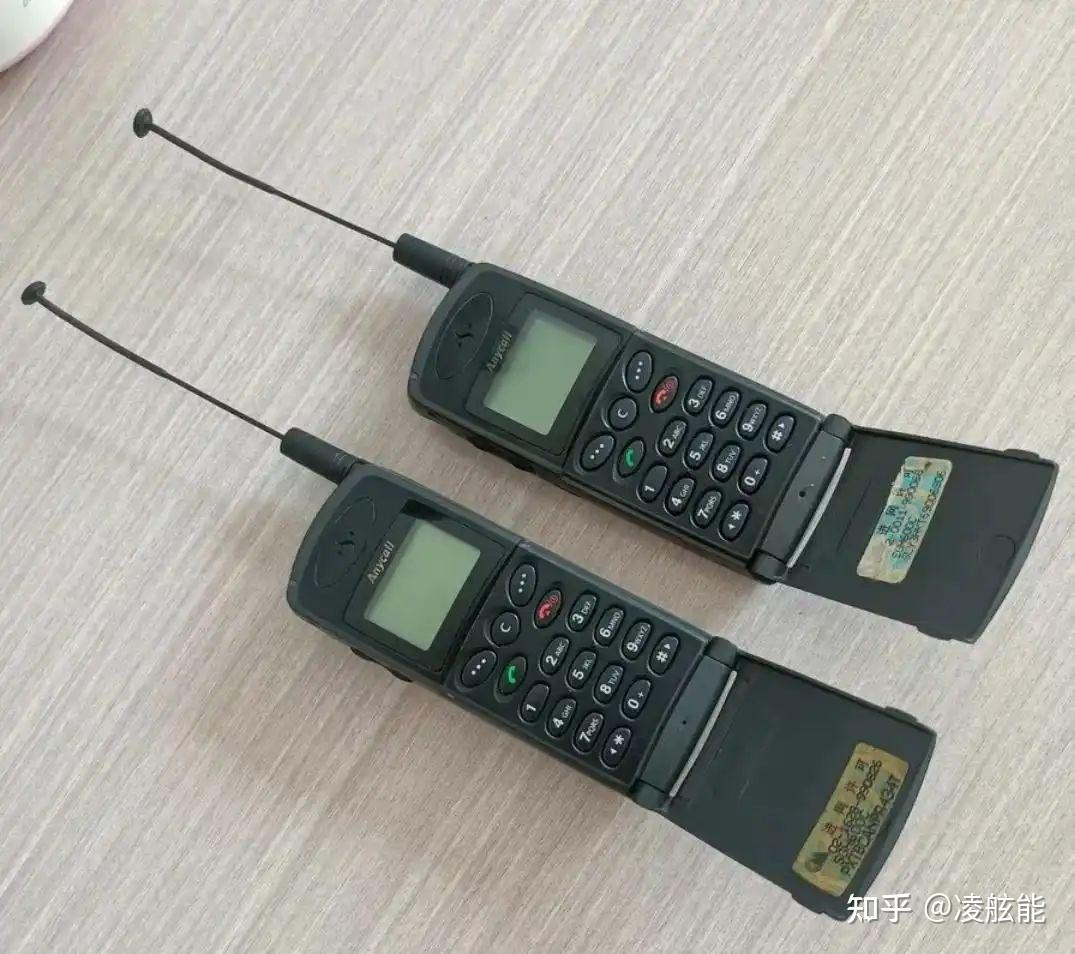 你买的第一部手机是什么品牌？ - 知乎